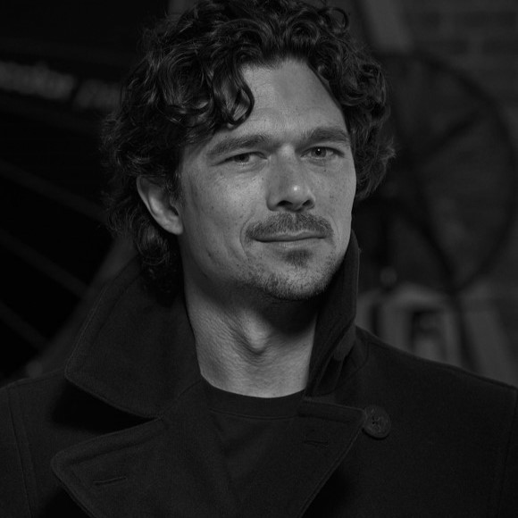 Luke Arnold - Film & Television Studio International